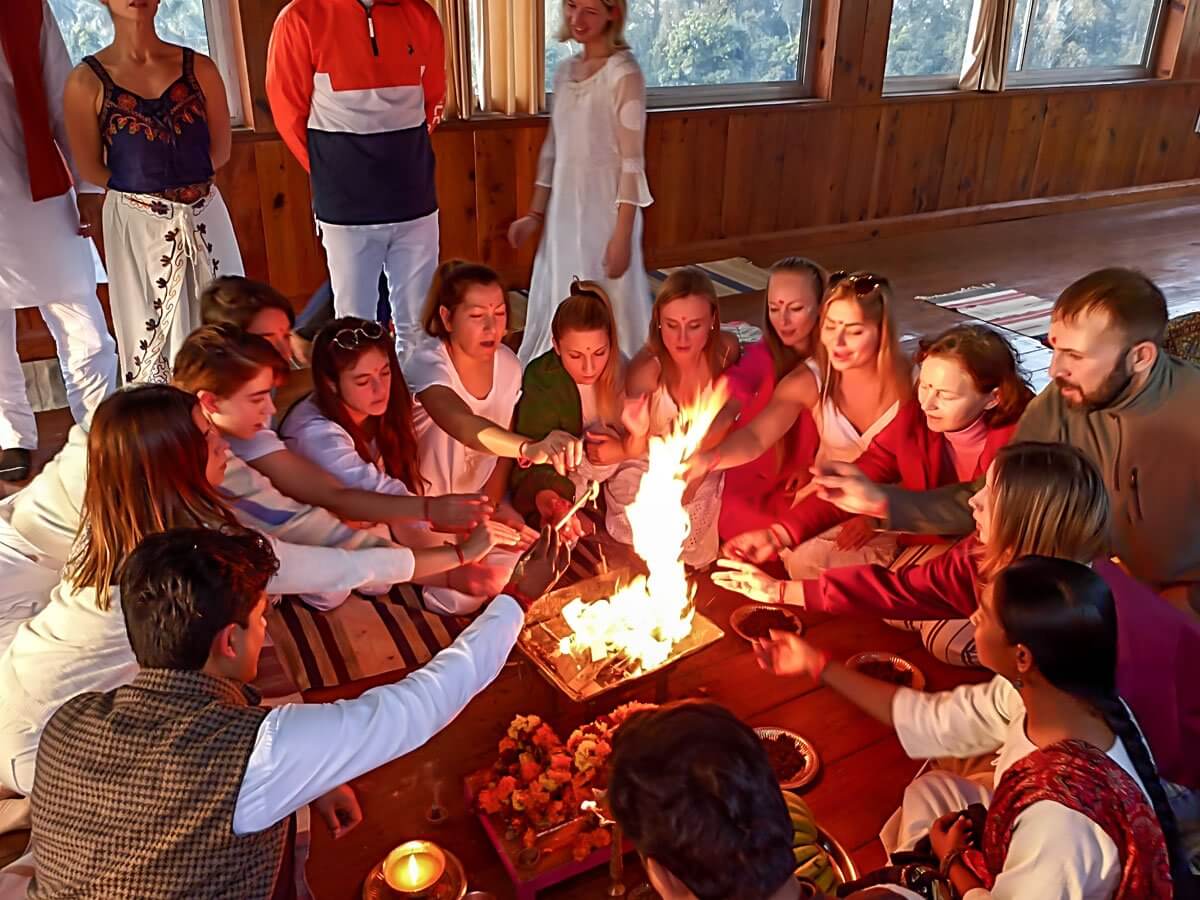 100 Hour Yoga Teacher Training in Rishikesh, India – Rishikul Yogshala ...